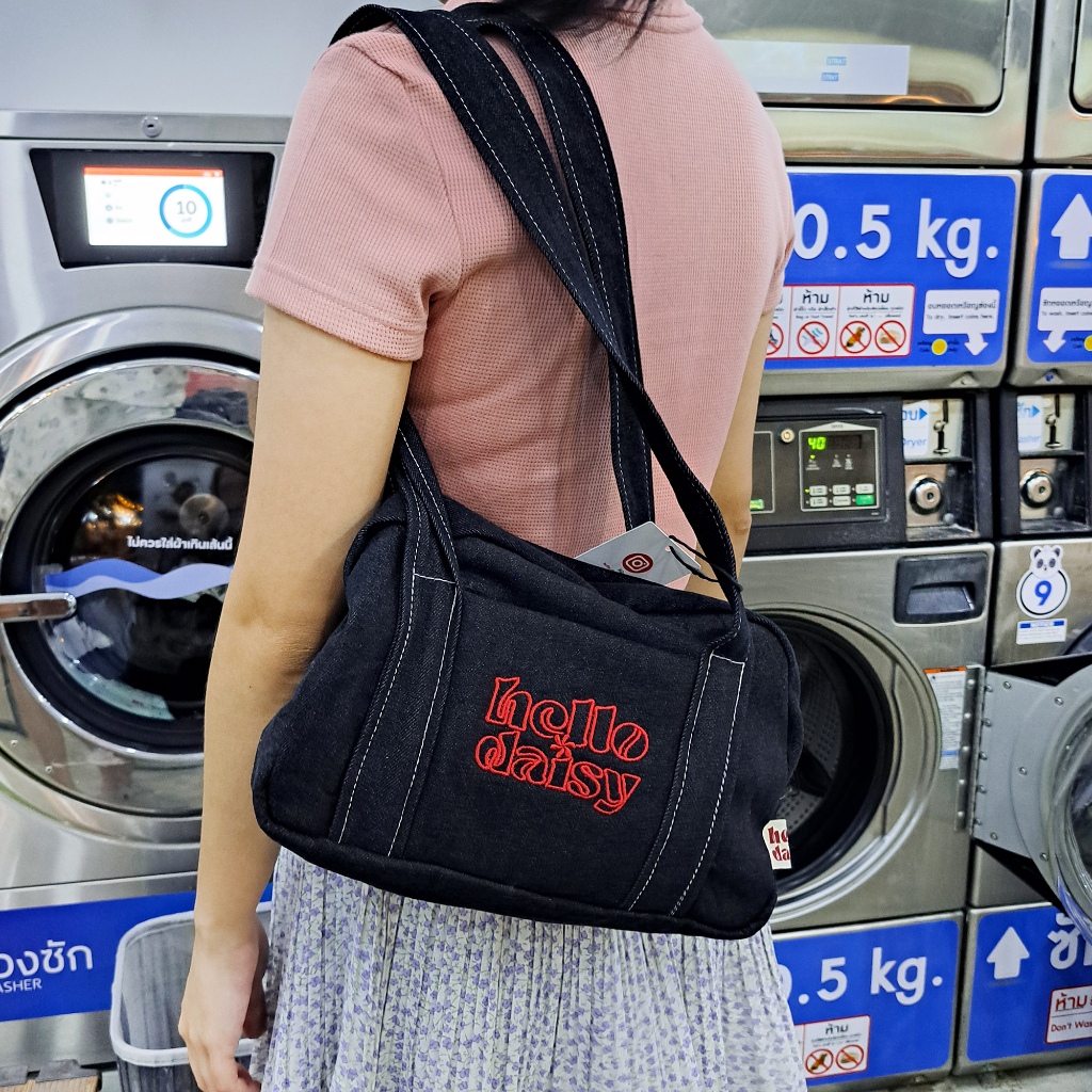 [พร้อมส่ง] Hello Daisy กระเป๋ายีนส์ปัก ยีนส์สีดำ Black denim | Shopee ...