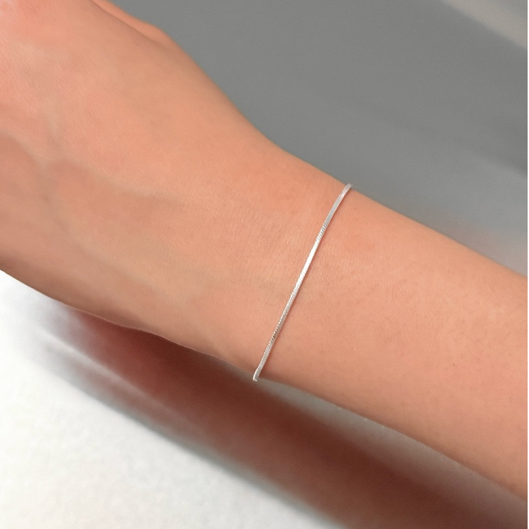 (bracelet,สร้อยข้อมือ) : LYN BRACELET SILVER925 / สร้อยข้อมือเงินแท้ สร้อยข้อมือมินิมอล | YOUR ...