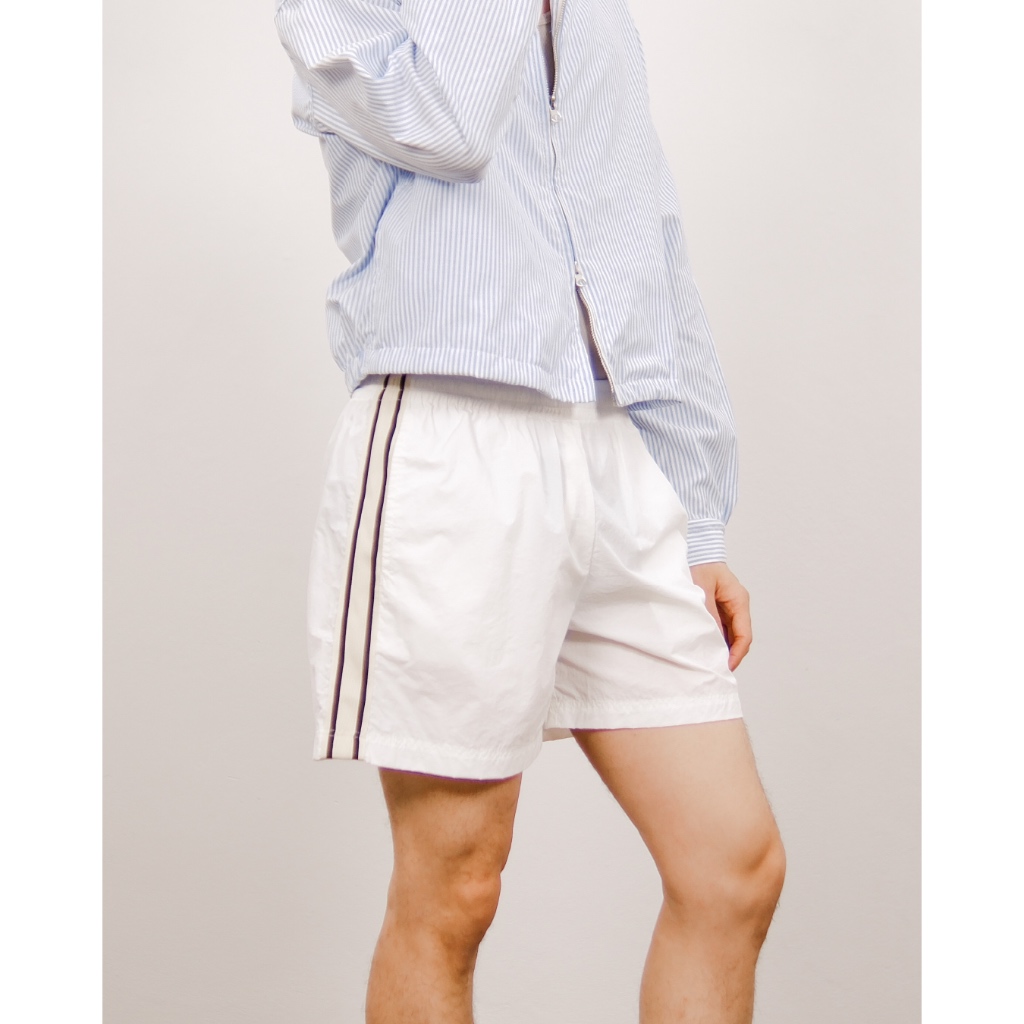 Nylon Track Shorts in Pure White | กางเกงขาสั้น สไตล์สปอร์ต แต่งเทปข้าง ...