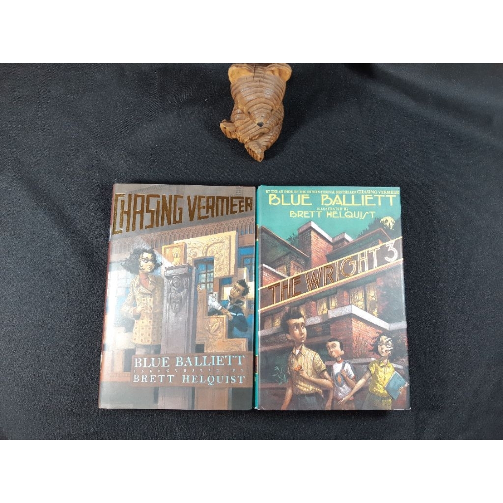 Books by Blue Balliett (บางเล่มมีชื่อเจ้าของเดิม หรือขอบปกถลอกล็กน้อย ...