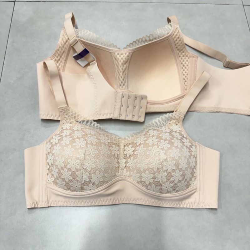 B'me by wacoal รุ่น ME1K09 บราไร้โครง(งานตัดป้าย/ไม่มีป้าย) | Shopee Thailand
