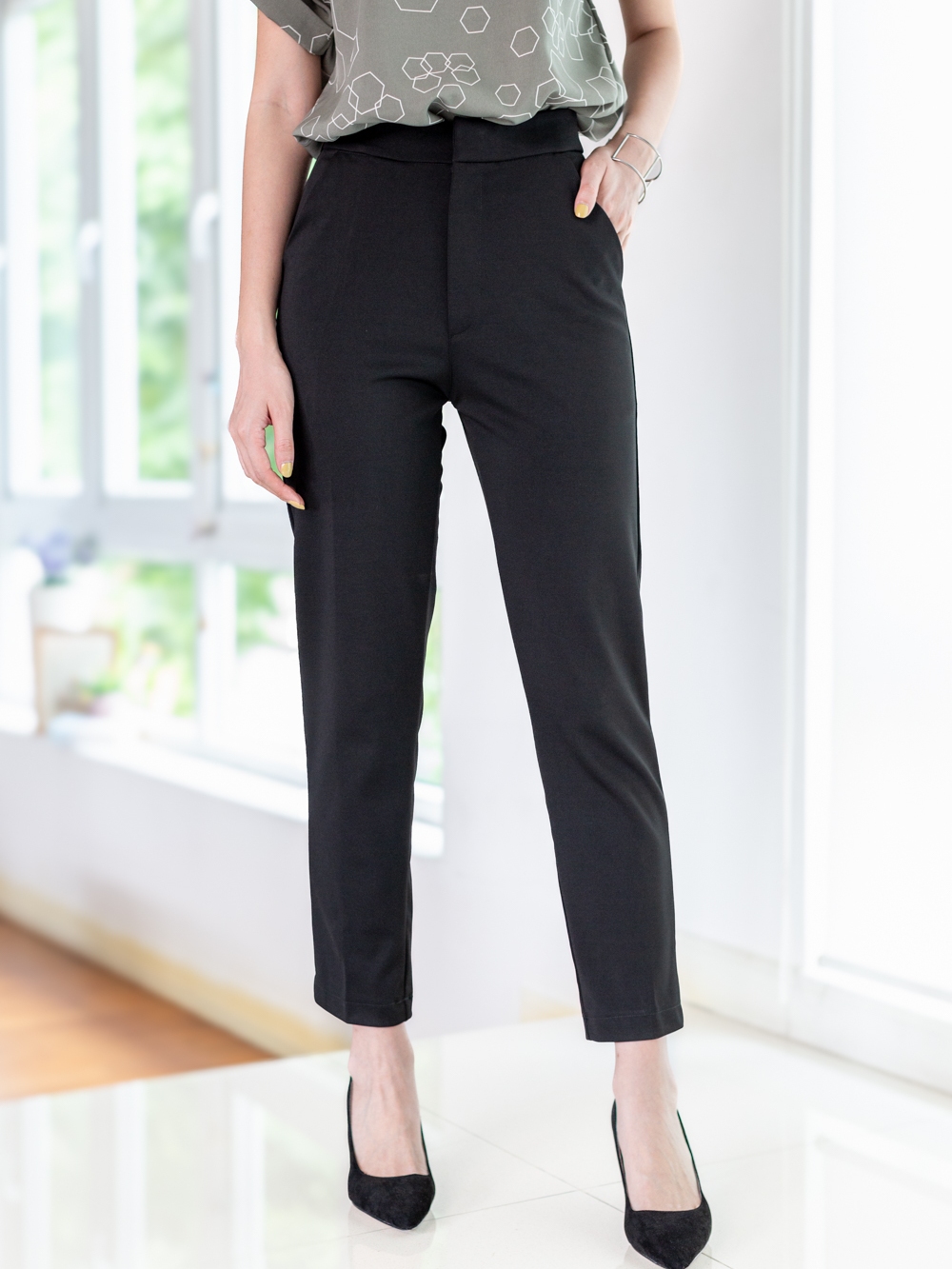 Narinari : NP084 High-Rise Cigarette Pants – Black กางเกงทำงาน เอวสูง สีดำ | Shopee Thailand