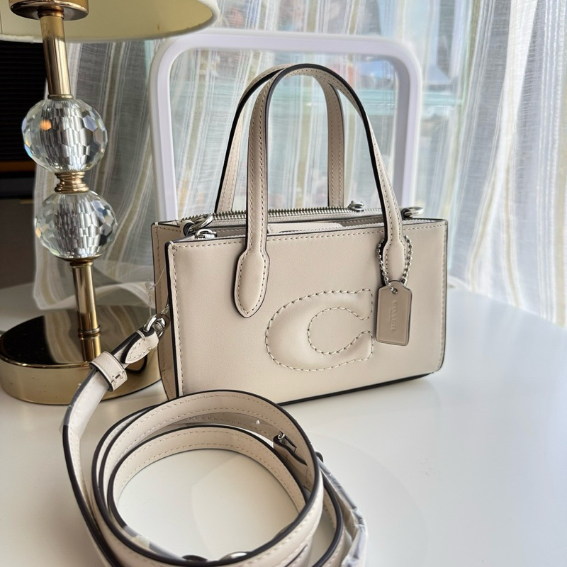 ผ่อน0%แท้100 กระเป๋าสะพาย กระเป๋า C ach Nina Mini Tote Bag รุ่น CT804 | Shopee Thailand