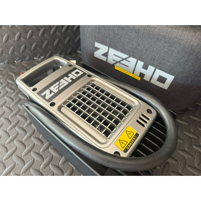 เครื่องชาร์จแบตเตอรี่ ZEEHO AE8, AE8s+ ชาร์จเร็ว 1,900วัตต์ | Shopee ...