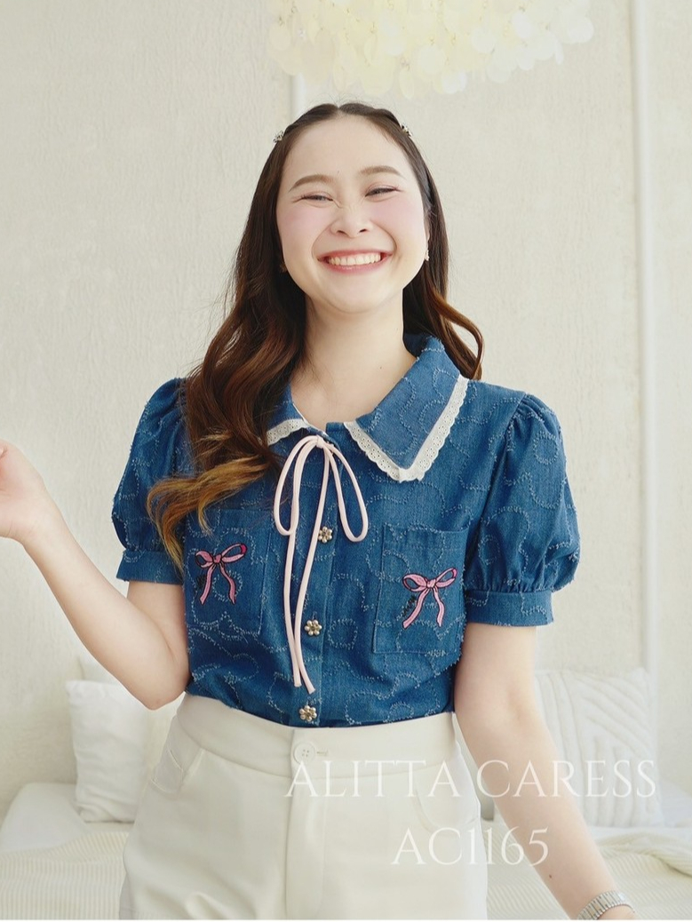 ALITTA CARESS :AC1165 เสื้อยีนส์สกิดปุยลายดอก ปกเเต่งลูกไม้เพิ่มโบว์ ...