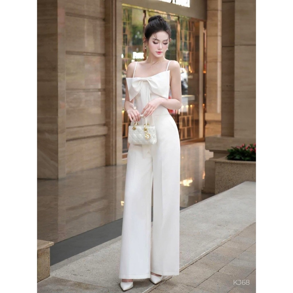 CODE-D CLOSETS | จั้มสูทสายเดี่ยวขายาวทรงกระบอก สีขาว อกดีเทลเย็บโบว์ใหญ่ห้อยริ้บบิ้น | ขนาด XS ...