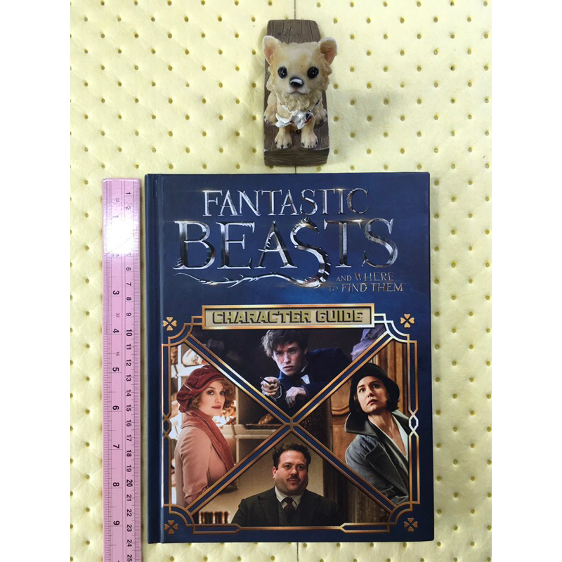 Fantastic Beasts and where to find them character guide (ขอบปกถลอกเล็ก ...