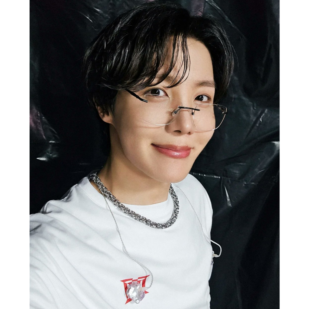 BLUE ELEPHANT RIZZ fashion glasses #BTS #JHOPE #RocketPunch #SUYUN ...