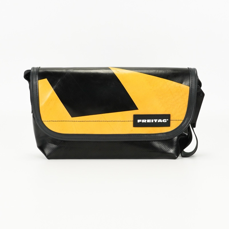 FREITAG F41 HAWAII FIVE-O ผ้าใบ Marathon ผ้าดำ ใส้ขาว สกรีนเส้นสีเหลือง ...