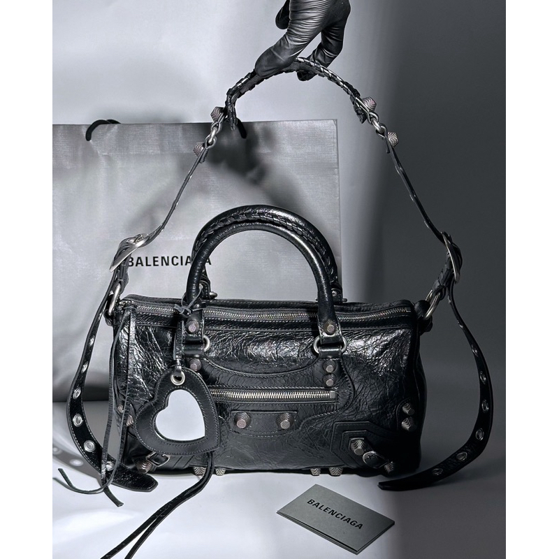 New Balenciga medium duffle สายปรับได้ หลายระดับ | Shopee Thailand