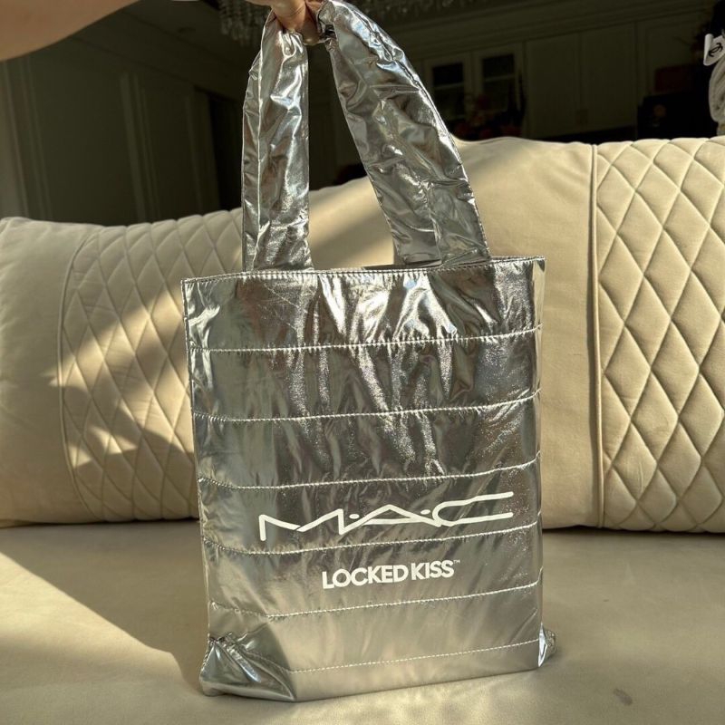 กระเป๋า Mac Tote Silver สีเงิน | Shopee Thailand