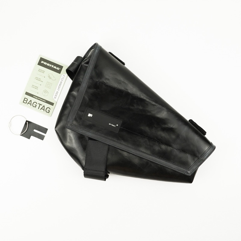 FREITAG F713 KNIGHT RIDER (F-CUT) ผ้าดำ ใส้ดำ ตัวป้าย Logo FREITAG F713 KNIGHT RIDER (F-CUT) ผ้าดำ ใส้ดำ ตัวป้าย Logo