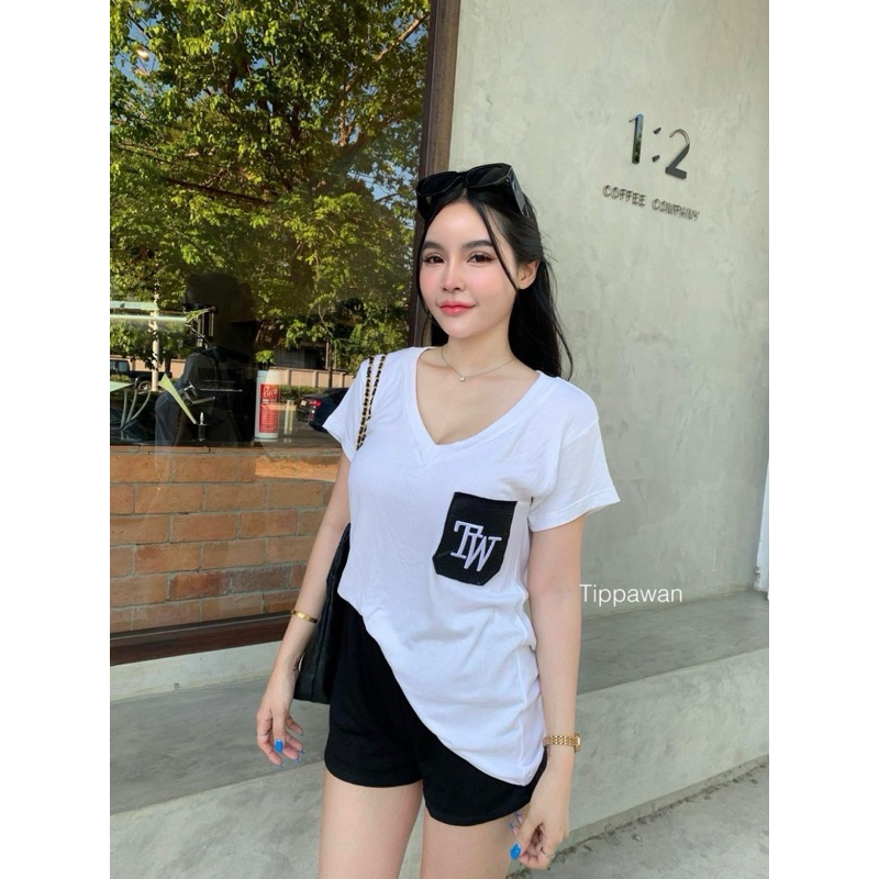 Phapassz - Setเสื้อโอเวอร์ไชล์ ดีเทลแต่งกระเป๋า TW มาพร้อมกางเกงไบเกอร์ ชุดเดียวจบ Tippawan ...