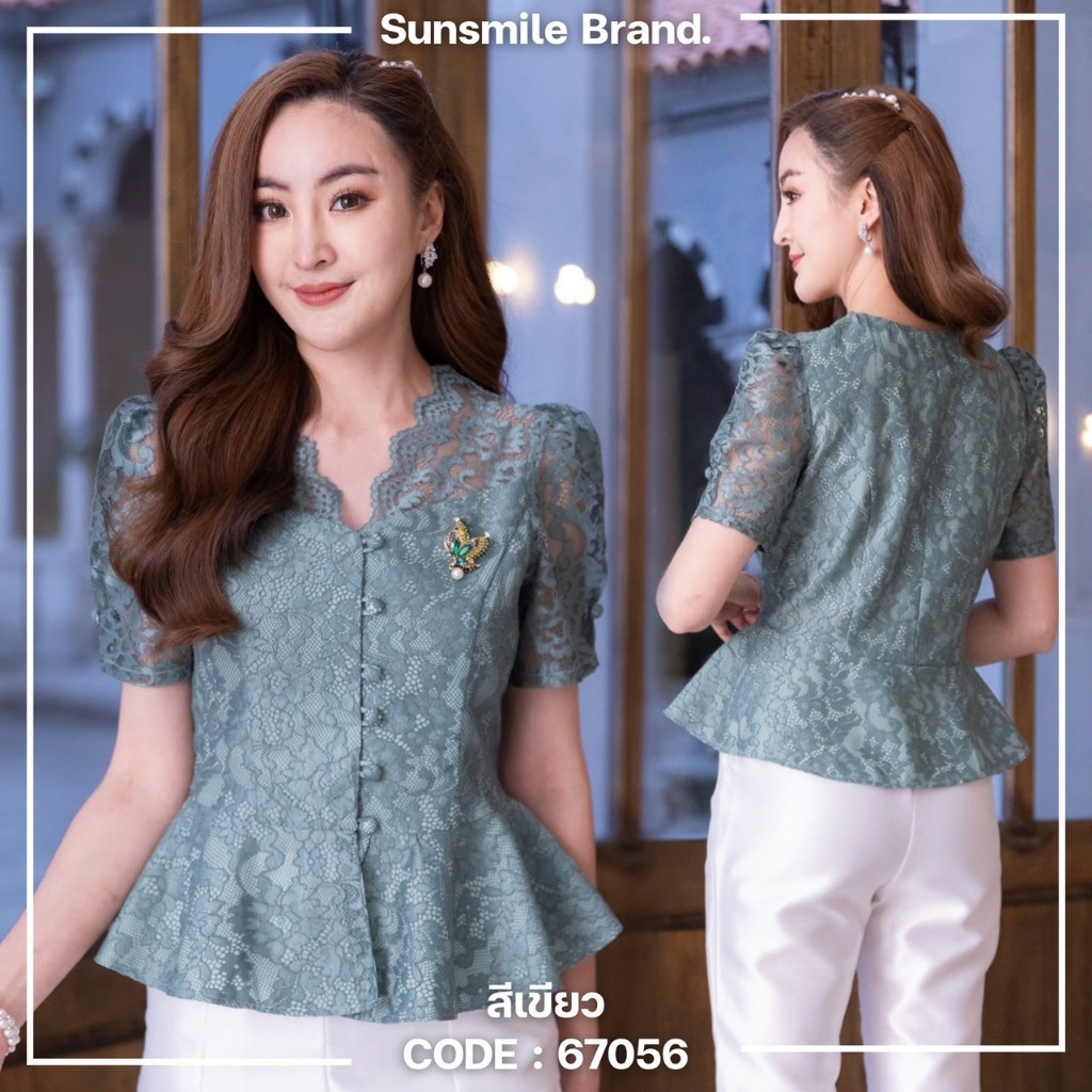 67056 "พิกุลแก้ว" เสื้อลูกไม้นุ่มแขนสั้น คอวีหยักโค้ง เอวระบาย กระดุม ...