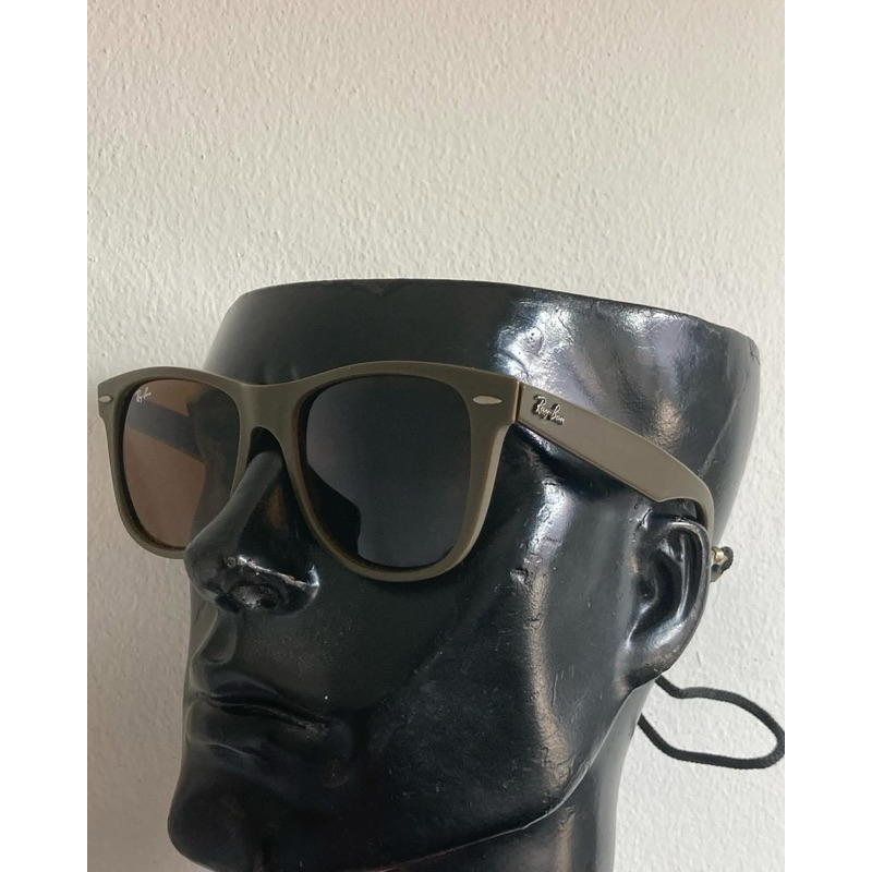 สีเขียวทหารหายากไม่ค่อยเจอกับแว่น Rayban สีพิเศษ Rayban Wayfarer Green ...