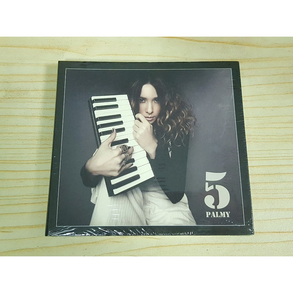 CD แผ่นเพลง (สินค้ามือ 1) PALMY ปาล์มมี่ อัลบั้ม PALMY 5 (เพลง คิดมาก ...