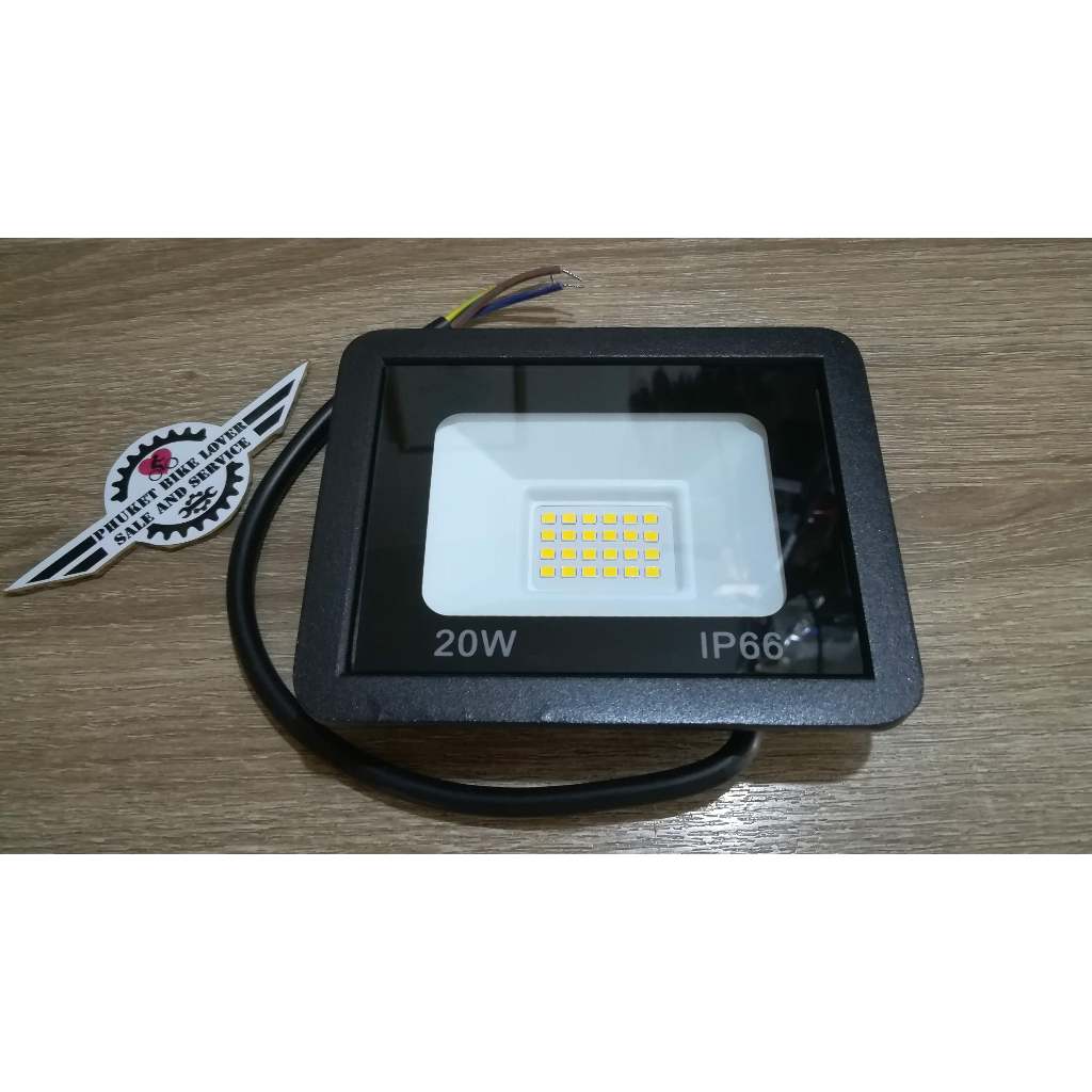 ไฟสปอร์ตไลท์ LED 20w, 30w แสงสีเหลือง กันน้ำ IP65 ฝาหลังโลหะระบายความร้อนได้ดี ประหยัดไฟ สว่าง ...