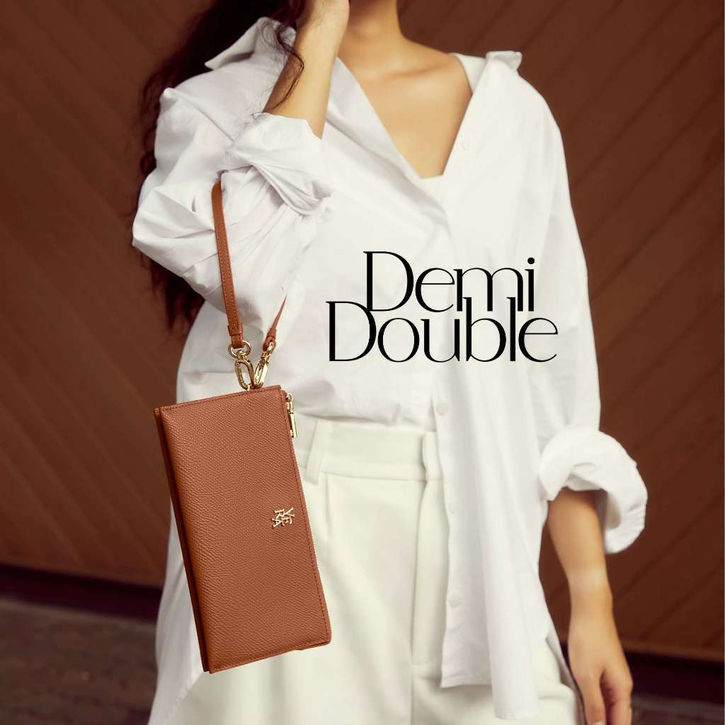 VERA Demi Double กระเป๋าสตางค์ ใช้คล้องมือ คล้องแขน หรือสะพายข้างได้คล่องตัว ทำจากหนังวัวแท้ลาย ...