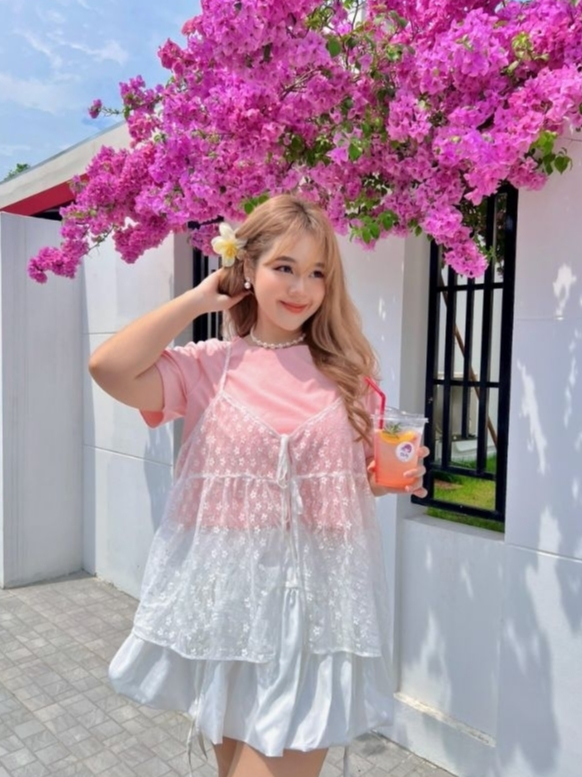 [โค้ด 30WOW200 ลด 30%] LOLLY LACE SET เซ็ทเสื้อยืด+สายเดี่ยวลูกไม้สาวอวบ | Shopee Thailand