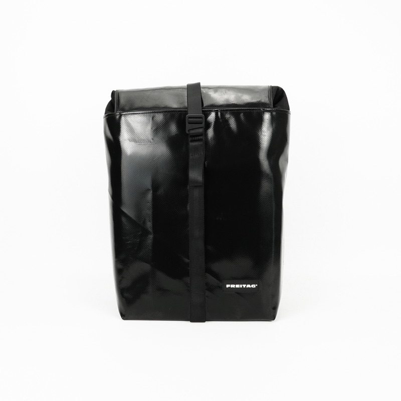 FREITAG F155 CLAPTON ผ้าดำ ผ้าหนานุ่ม ผ้าเงา เกล็ดสวย ผ้าสะอาดทั้งใบ ...