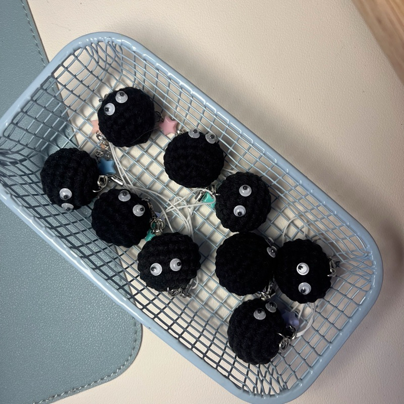 ( พร้อมส่ง ) soot sprite keyring crochet [susuwatari] | Shopee Thailand