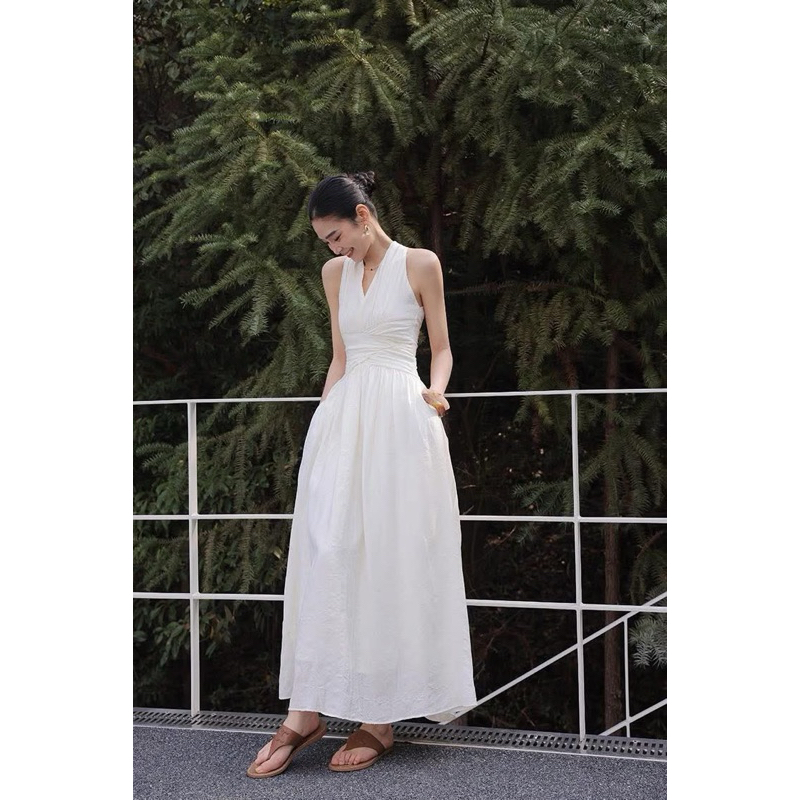 Mogwany พรี Natasha V Dress เดรสสีครีม เข้าทรง มีซับใน ซิปหลัง เก็บโค้ด ...