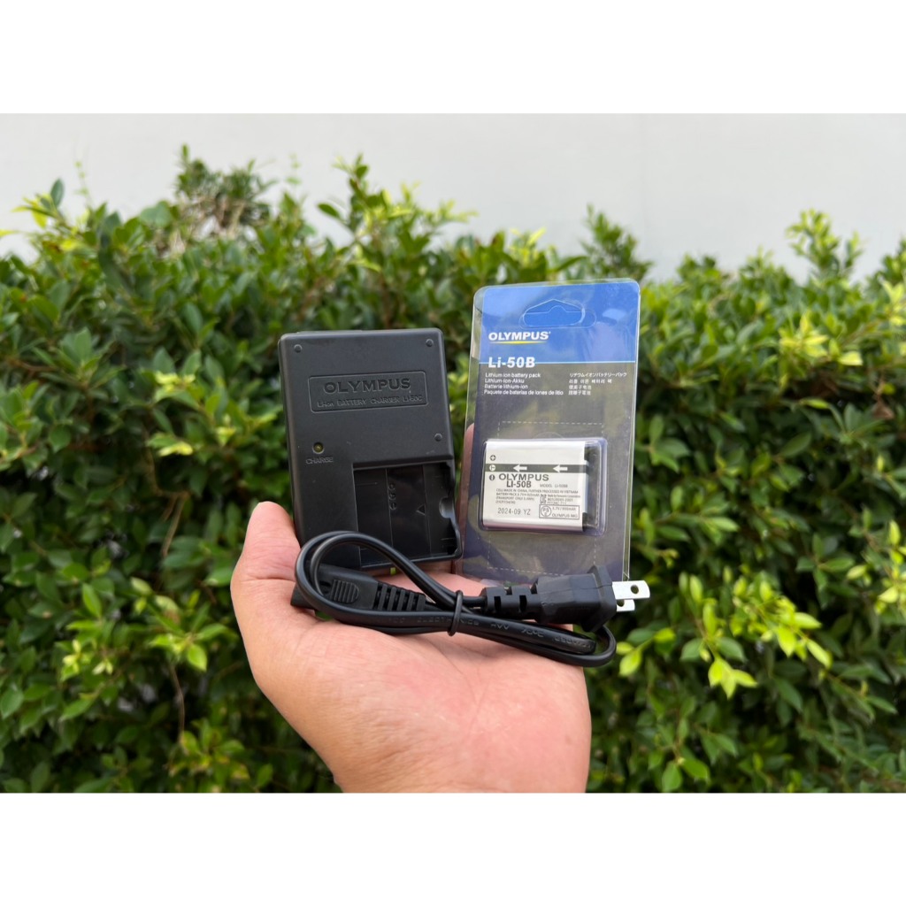แบตเตอรี่ & แท่นชาร์จ Olympus Li-50B (สามารถใช้ได้กับ Olympus Li-92 / Casio NP-150 / RICOH DB ...