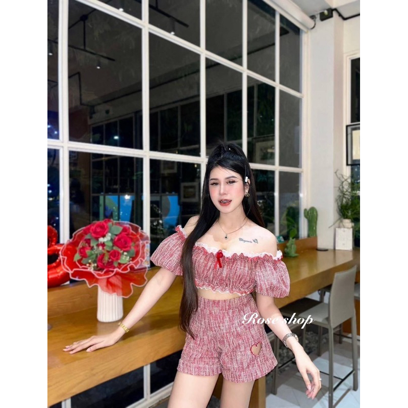 Phapassz - เซท2 ผ้าทวิส เสื้อครอปแขนพอง ทรงเข้ารูป มาพร้อมกางเกงขาสั้นทรงเอวสูง แต่งหัวใจ สีสวย ...