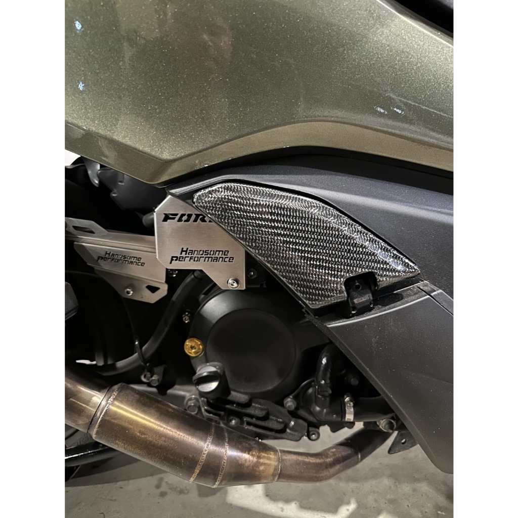 Forza 300 Gen 1 : ชิ้นดำ พักเท้า ซ้าย+ขวา หุ้มคาร์บอน | Shopee Thailand