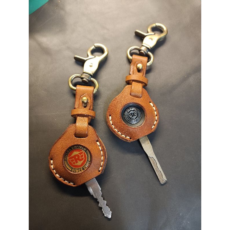 Royal Enfield Key Case หนังฟอกฝาด สีแทน ผิวลายหนัง ใส่กับดอกกุญแจ Royal ...
