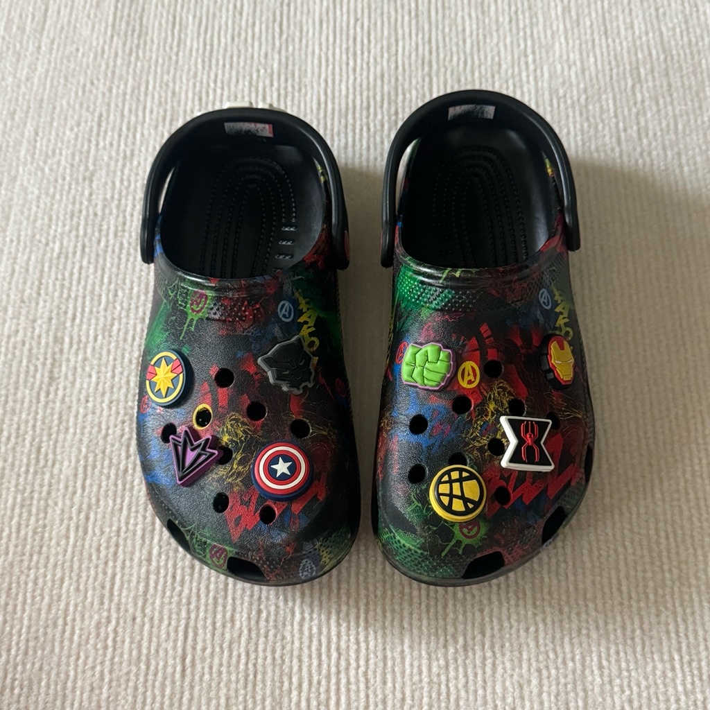CROCS CLASSIC MARVEL AVENGERS รองเท้ามือสองของแท้ ไม่มีกล่อง sz.38 ...