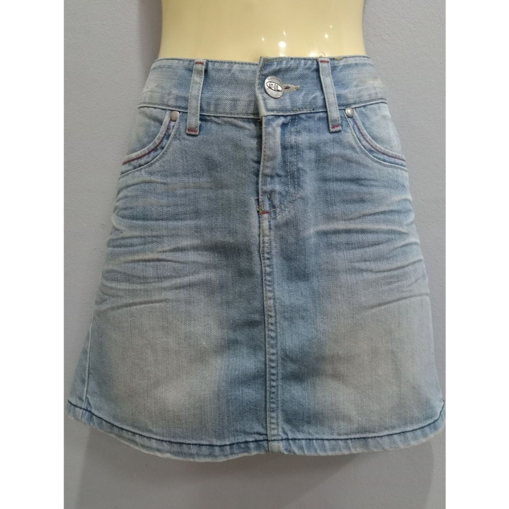กระโปรงยีนส์สั้น แบรนด์ : Oil Jeans รอบเอว 26 นิ้ว | Shopee Thailand