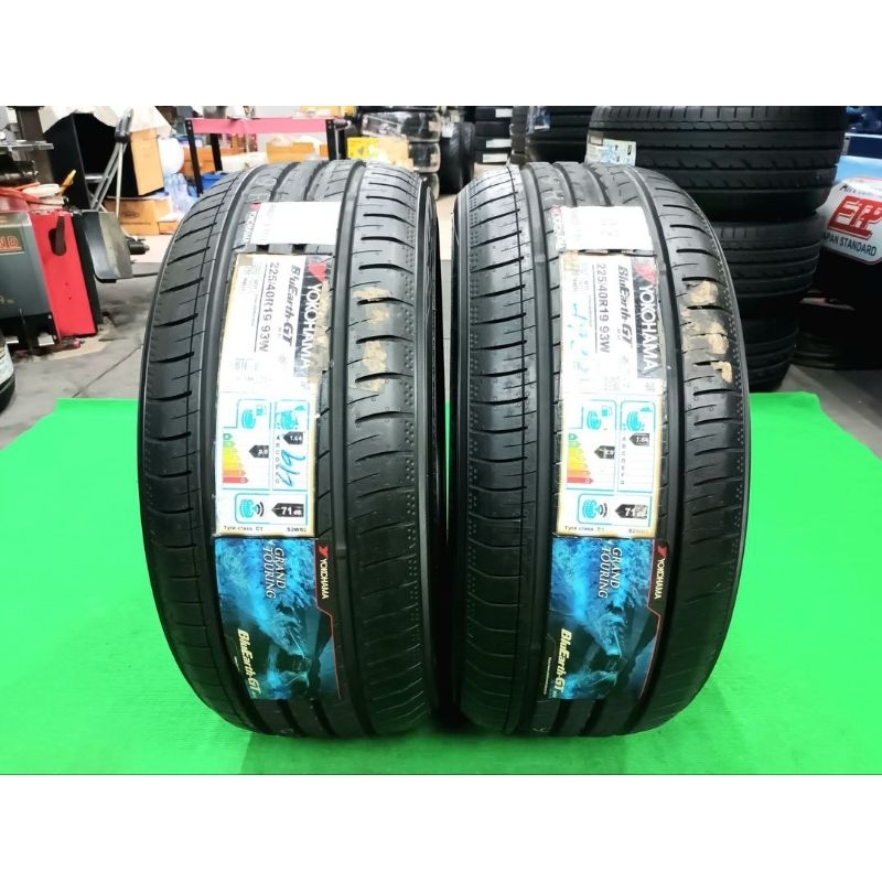 **ราคา 2 เส้น** ยางใหม่ค้างปี 225/40R19 Yokohama BluEarth-GT AE51(Made in Japan) ผลิตปลายปี2022 ...