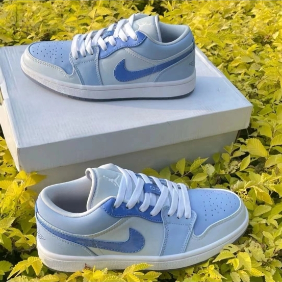 Jordan Air Jordan 1 low se mighty swooshers Haze Blue (ของแท้ 100% ...