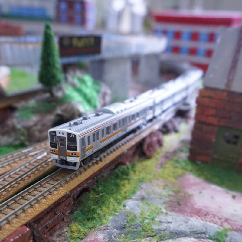 ส่งต่อโมเดลรถไฟ Kato N scale JR series 211 วิ่งปกติ มีไฟด้านหน้า มือสอง ...