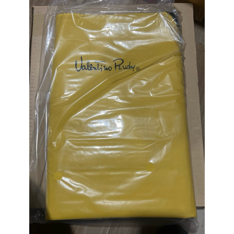 กระเป๋า Valentino Rudy Giallo shopping bag สีเหลือง มือหนึ่งของแท้ ...