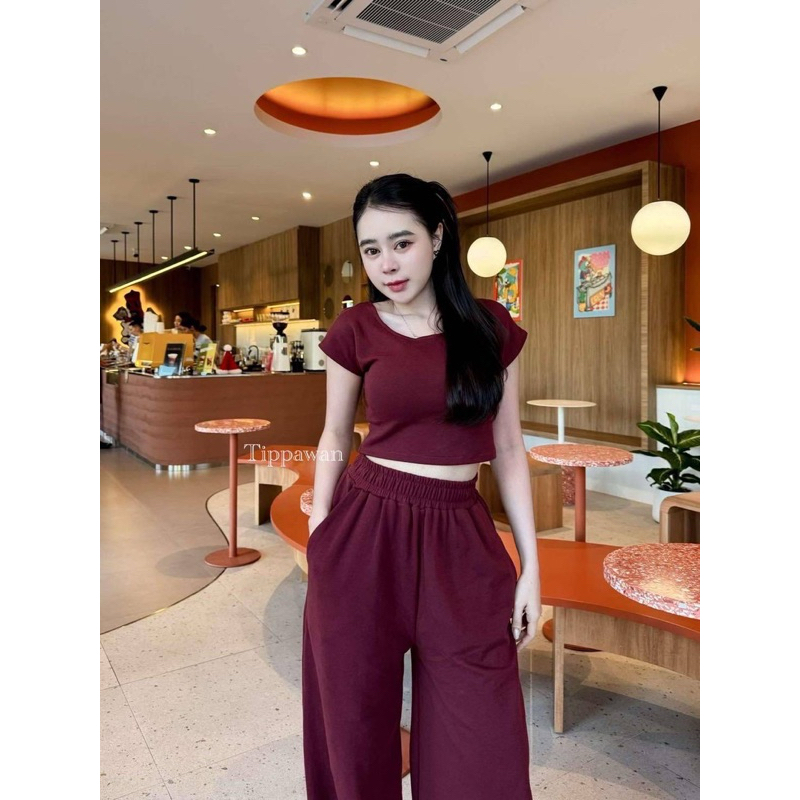 Phapassz - Set เสื้อครอปคอปาดทรงSexyมาก พร้อมกางเกงขายาวเอวสูง เรียบหรู แบบสับๆ เนื้อผ้าใส่สบายๆ ...