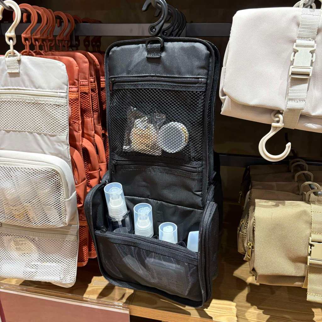 MUJI มูจิ 🇯🇵 กระเป๋าแขวนพกพา Hanging Cases สีดำ | Shopee Thailand