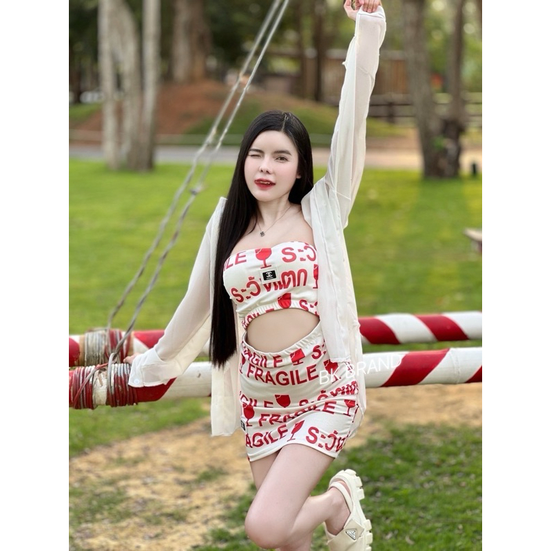 Phapassz - Setเดรสเว้า+เสื้อคลุม เกาะอกเดรสเว้าเสริมฟองน้ำ ติดอะไหล่ชาแนลตรงอกกับชายกระโปรงเก๋ๆ ...