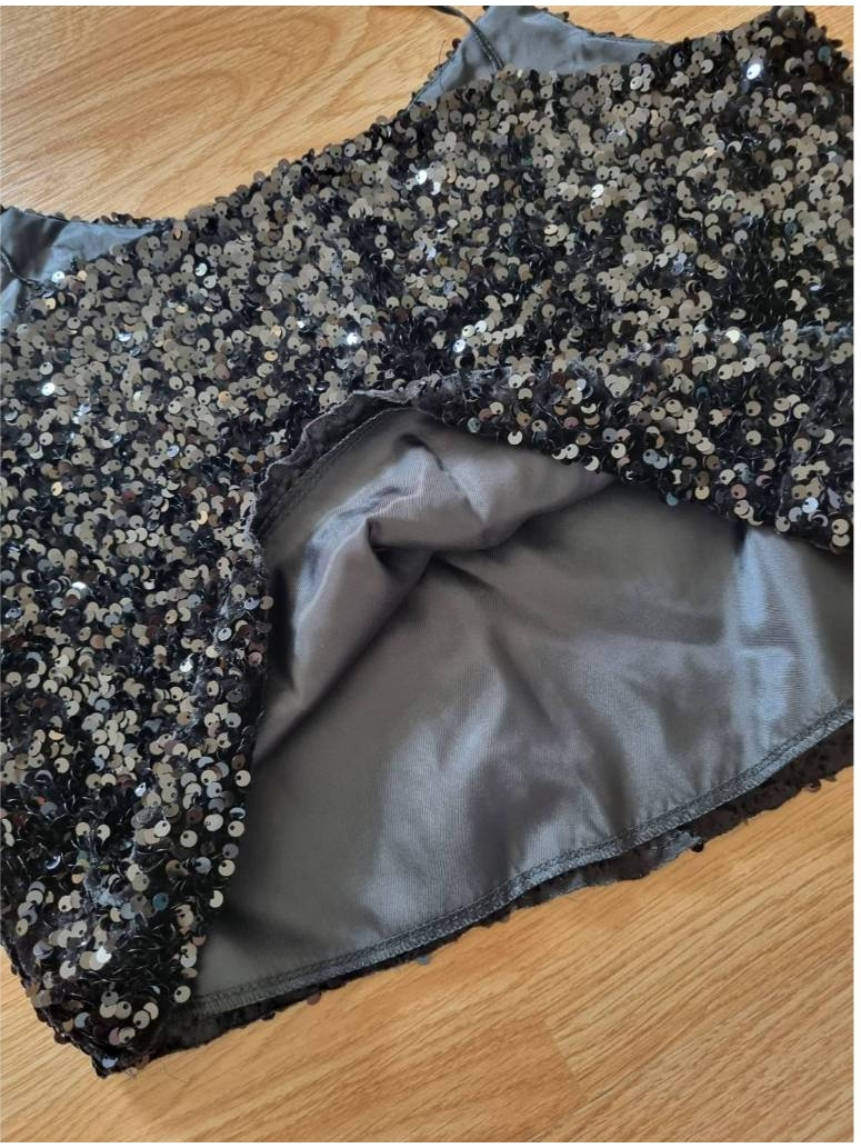 ส่งต่อ สายเดี่ยวติดเลื่อม แบรนด์ Khun Poom เลื่อมสีดำทั้งตัว | Shopee Thailand