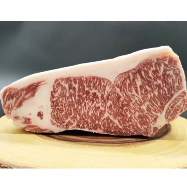 Thai Snow beef (Thai Wagyu) Sirloin Approx 330g - สโนว์ บีฟ เซอร์ลอยน์ส ...