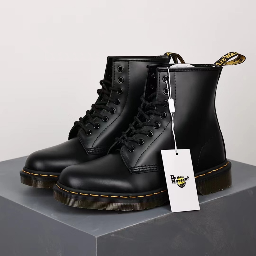Dr. Martens Martin รองเท้าบู๊ต 1460 8 หลุมคอลเลกชัน Hardshear Matte หนังสีดำสำหรับผู้ชายและ ...