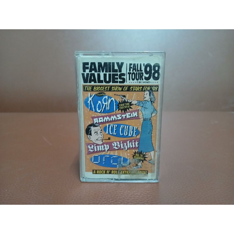 เทปคาสเซ็ท Family values tour '98 | Shopee Thailand