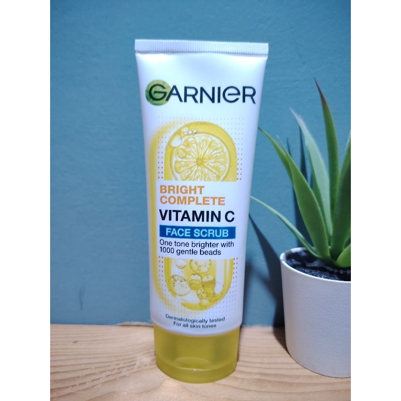 Garnier Bright Complete Vitamin C Face Scrub (100ml) สครับ | Shopee ...