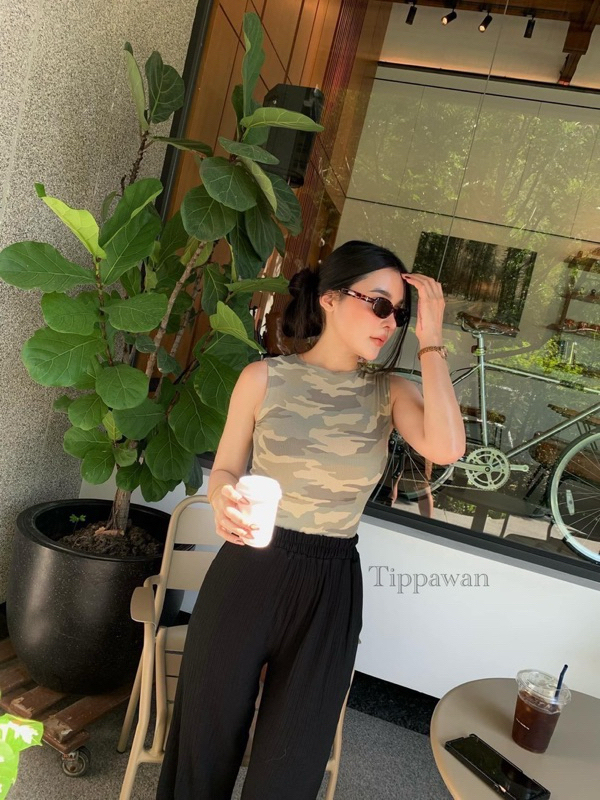 #Tippawan Set ชุดนี้ เสื้อตัวยาวแบบคอปาด มาพร้อมกางเกงขากระบอกทรงตรงที่จริงใจ คุ้มมาก แพทเทิน ...