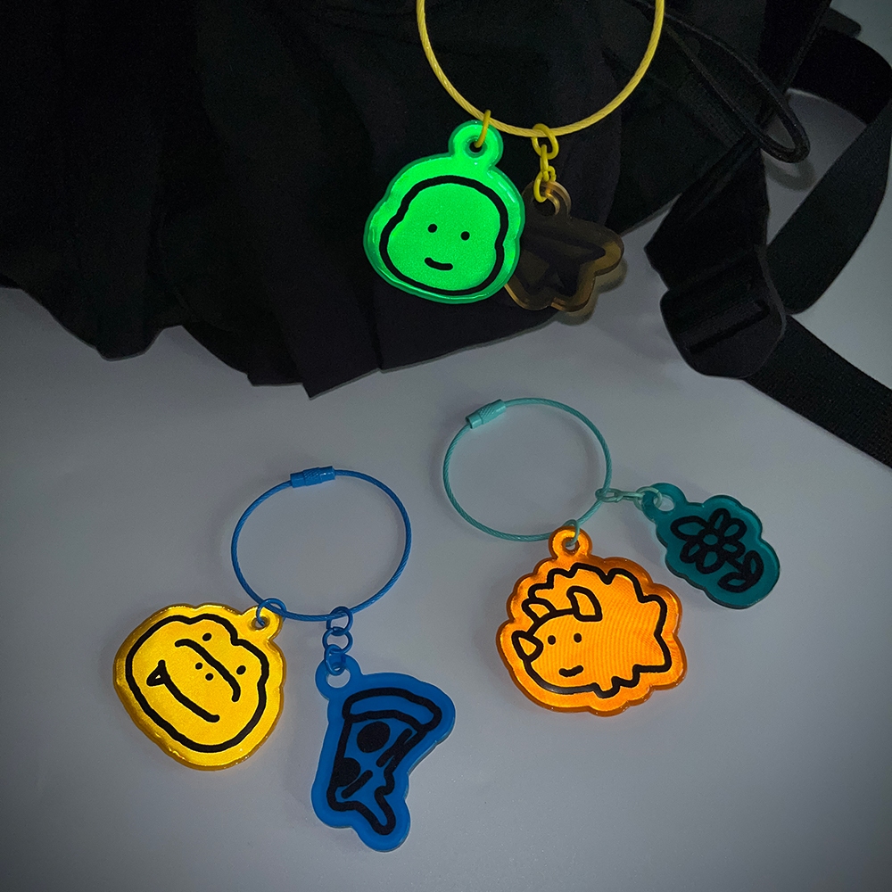 JOGUMAN Safety Reflective Charm พวงกุญแจเรืองแสง | Shopee Thailand