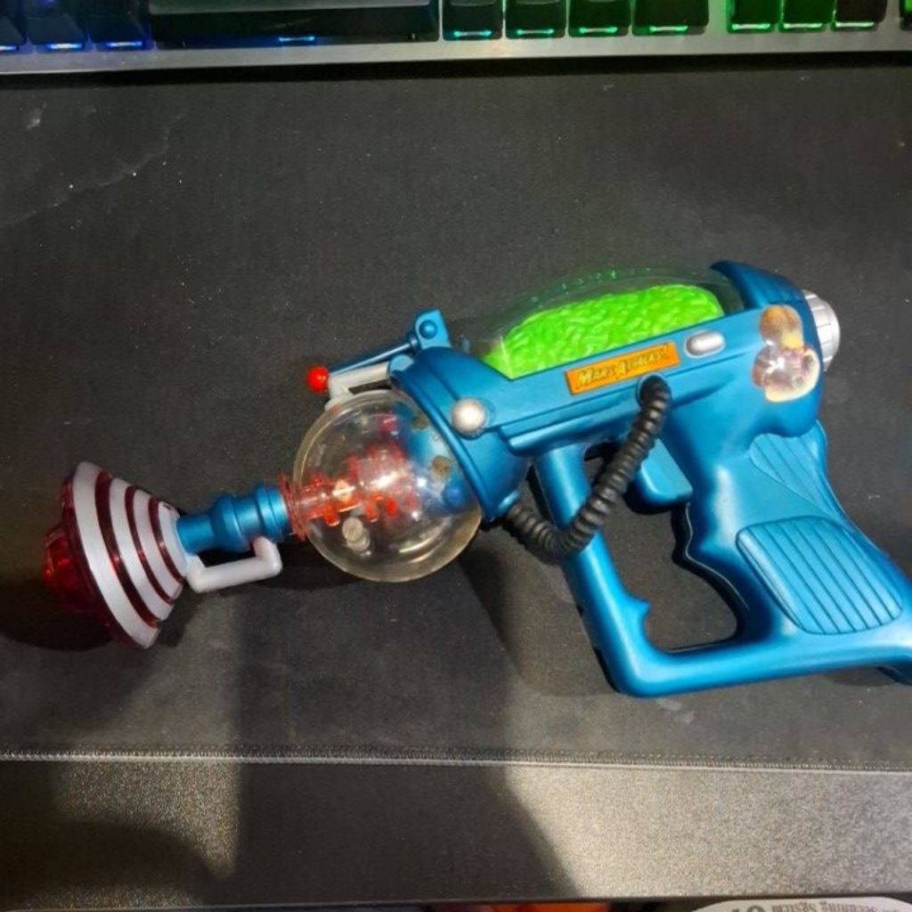 ปืนจากหนัง เรื่อง mars attacks 1996 | Shopee Thailand
