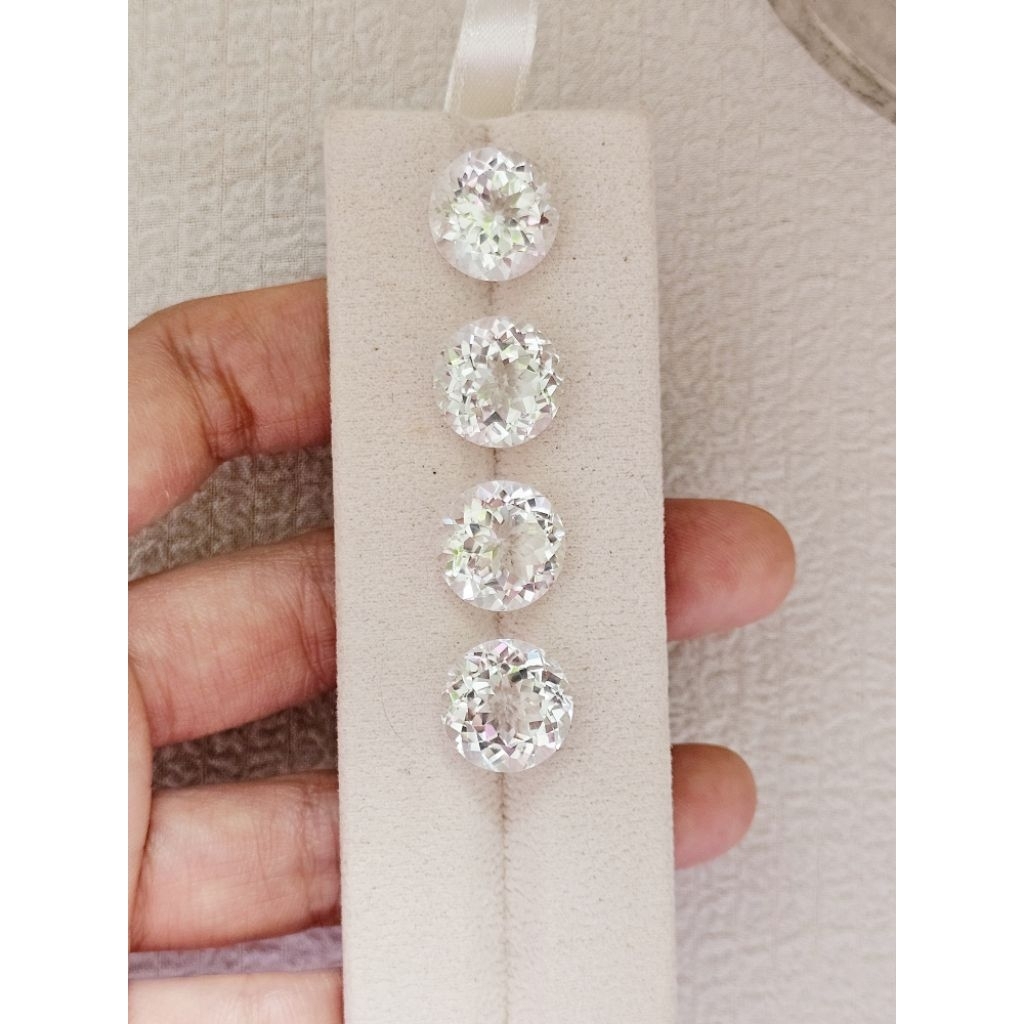 12x12mm. พลอยไวท์โทปาสกลมเจียรเหลี่ยม สีขาวใส สวยไฟดี เม็ดละ 550 ...