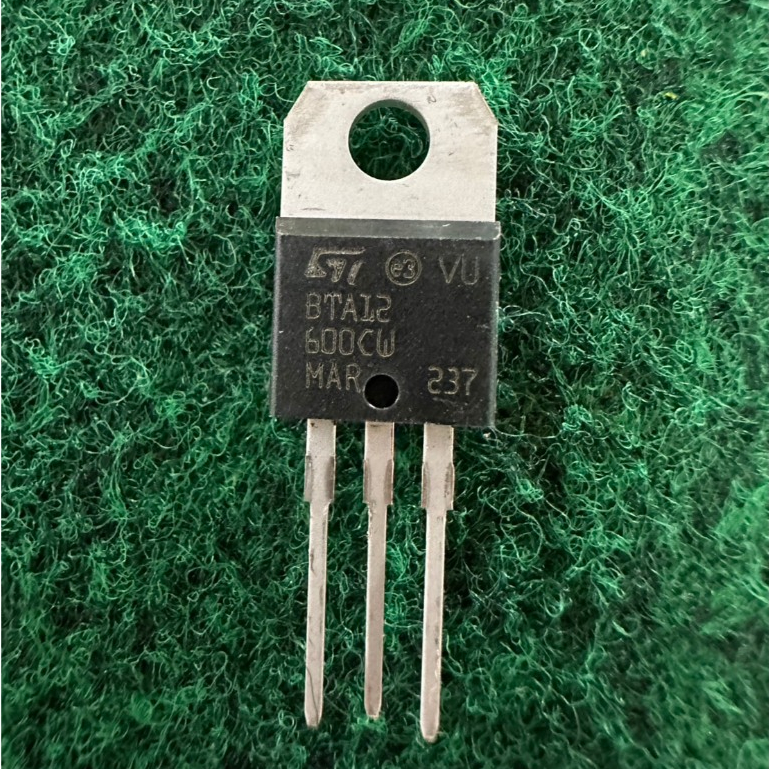 Triac BTA12-600CW , BTA12-600BW , BTA12-600C , BTA12-600B , จำนวน 1 ตัว ...