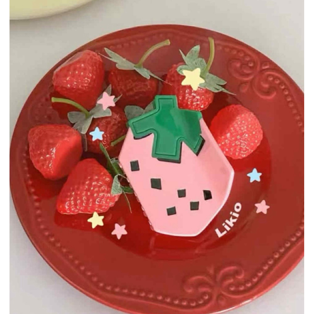 ส่งต่อ : Likio Strawberry Hair Claw กิ๊บหนีบผม🍓 (Used like New ...